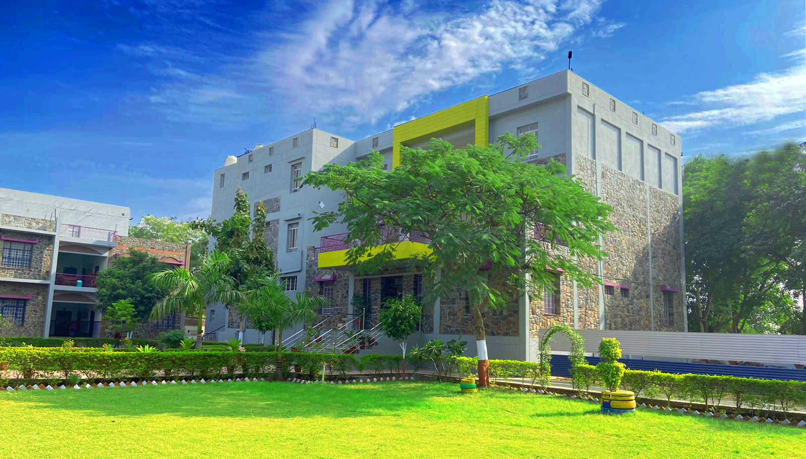 VL Memorial School